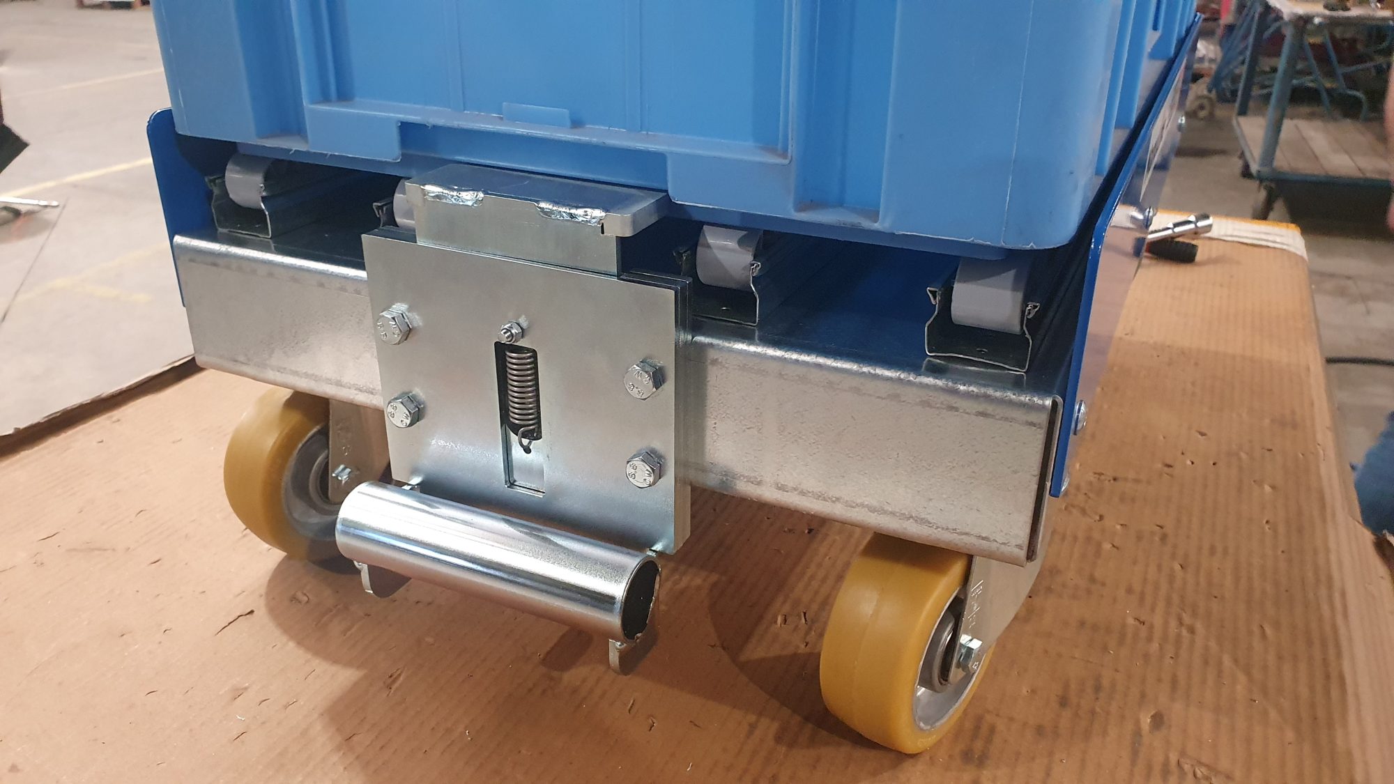 Etude de cas : petit train logistique sur mesure pour le transport de ...